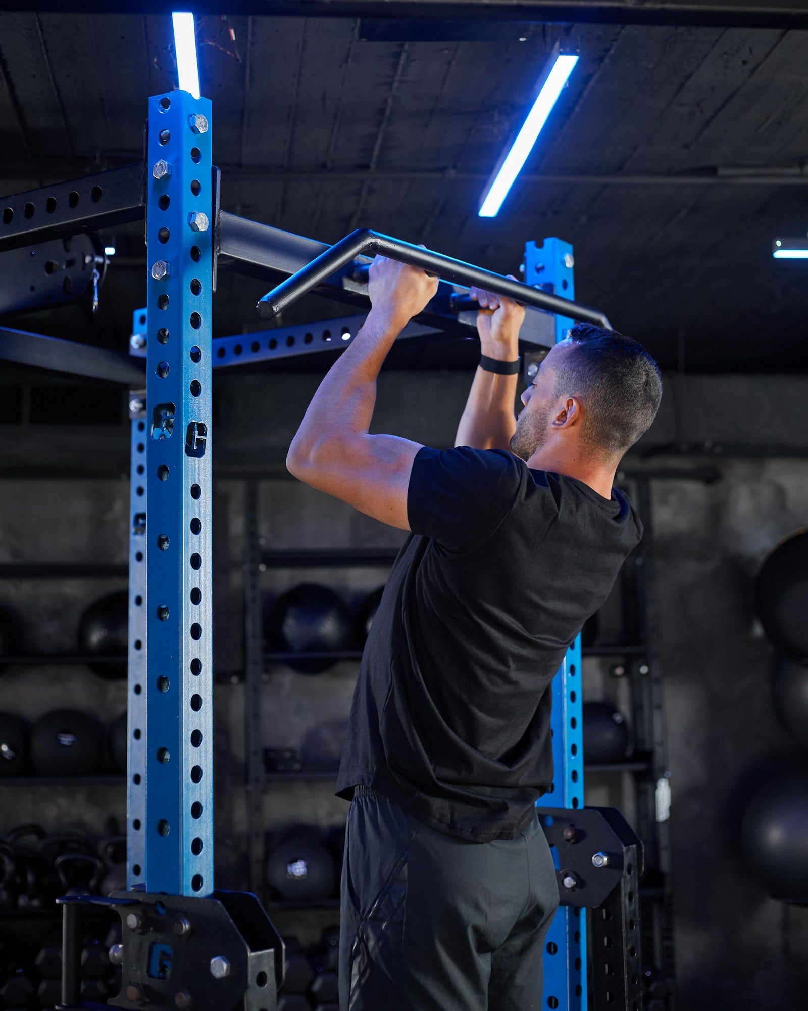 Angled Pull Up Bar – Garage Gear - Fitness Equipment